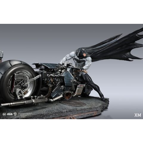 Gifts Greetings XM Studios Batman: White Knight (Batcycle Edition) 1/4 ...