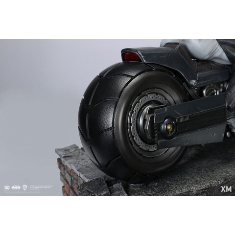 Gifts Greetings XM Studios Batman: White Knight (Batcycle Edition) 1/4 ...